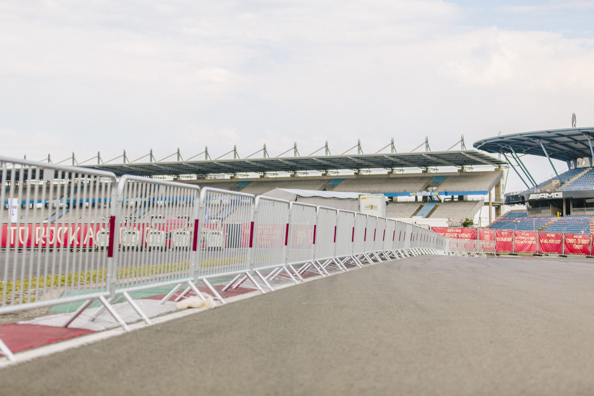 Crowd Barriers | Crowd Control Barriers Chicago and Los Angeles - EPS