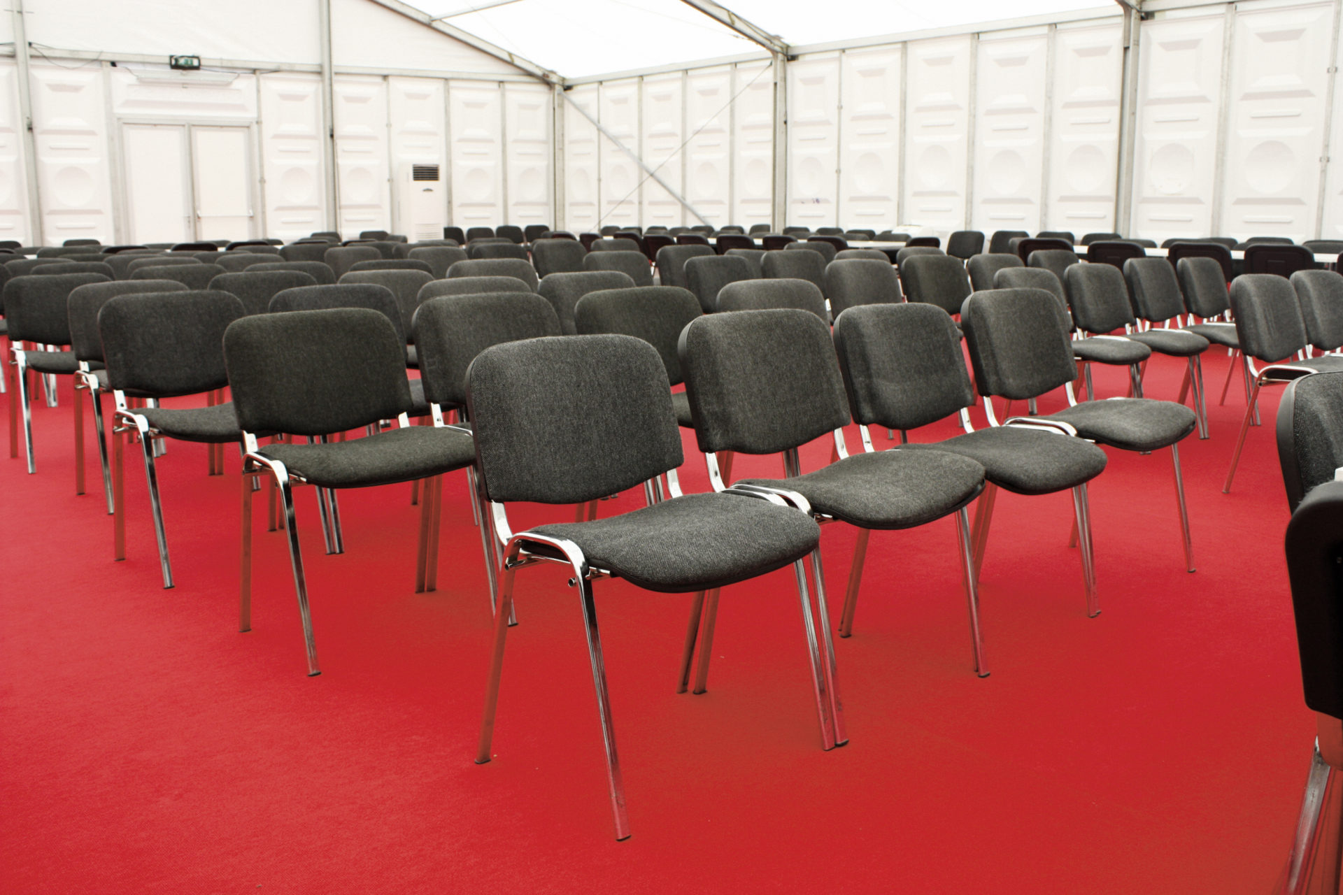 Significance of Folding Chairs for Events | EPS