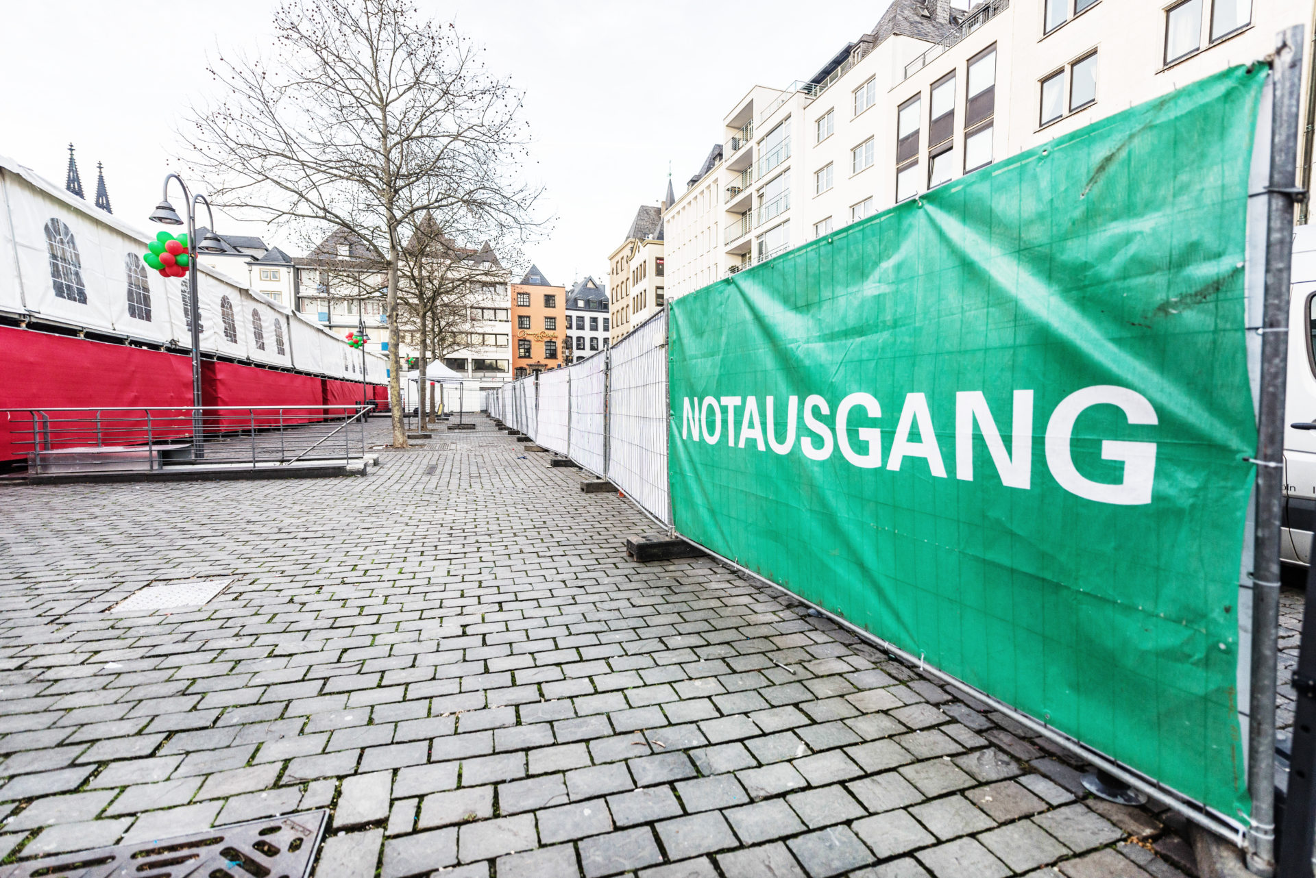 Temporary Privacy Fence and Its Role In Event Security - eps.net