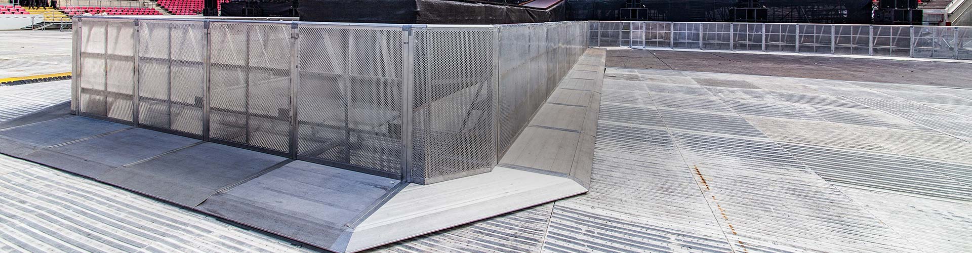 GIGS Corner | Fixed angle elements for stage barriers | eps .net